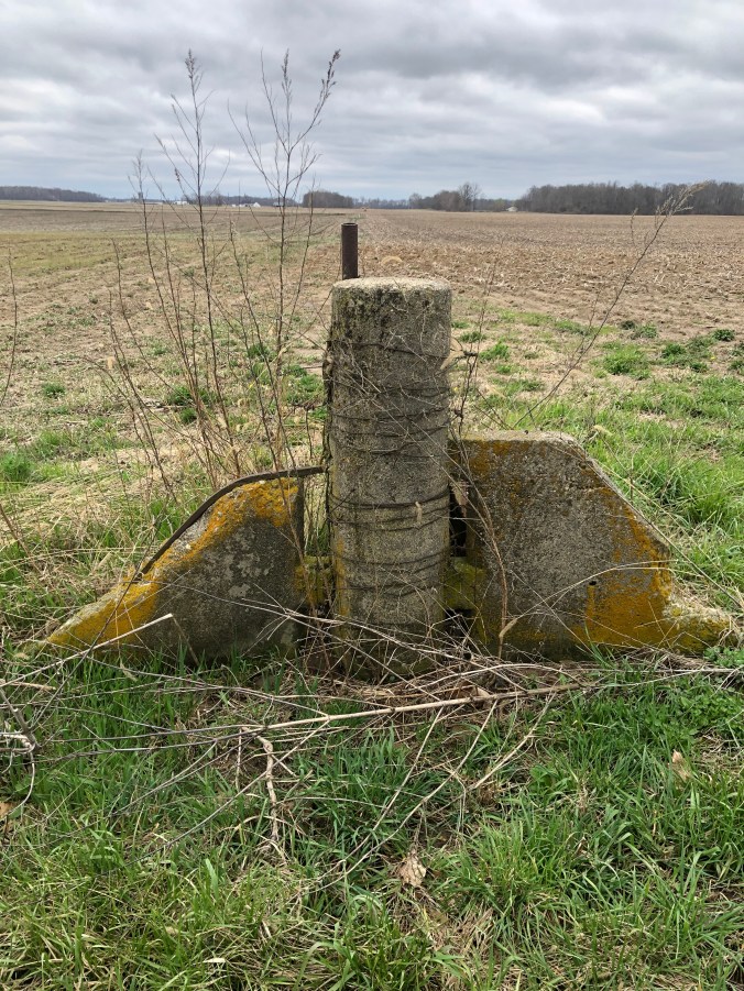 Old concrete fence posts dot the Midwest | Roadtirement