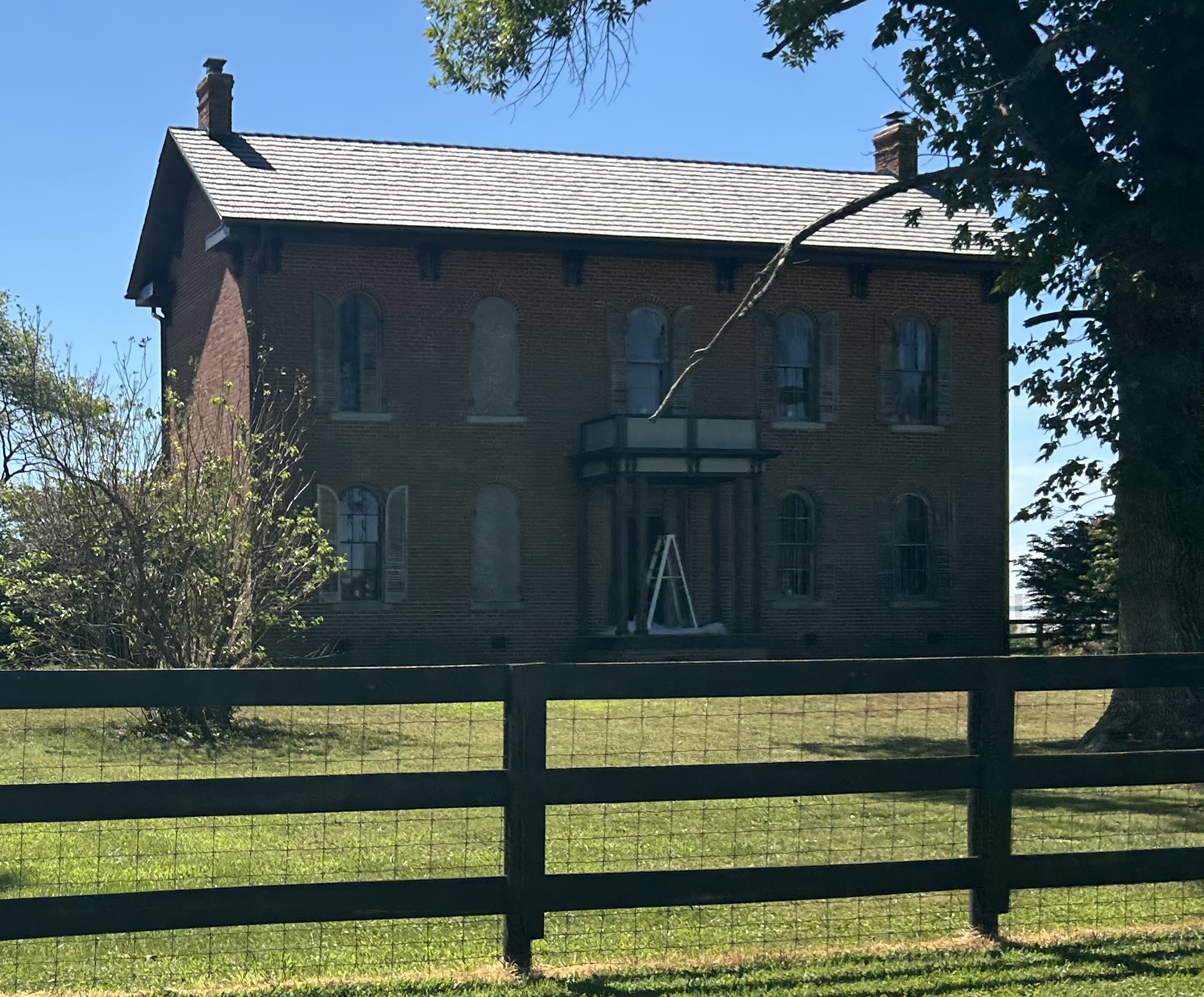 Indiana Candlelight House built in 1868 now home to ghosts | Roadtirement